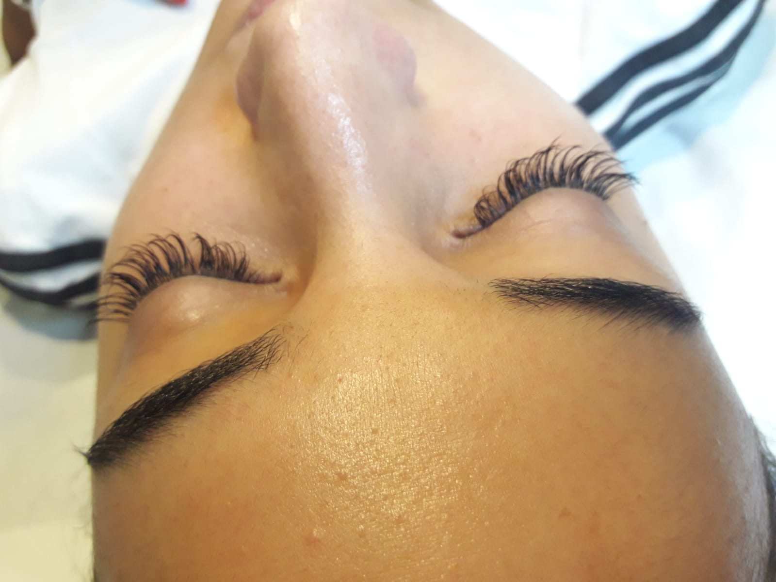 Extension alle ciglia: cosa devi sapere e come curarle - Estetica 2000 ...